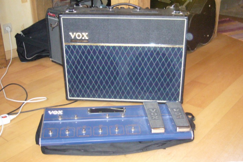 AMPLI VOX AD120VT & PEDALIER VC 12 - Petite Annonce TrocMusic