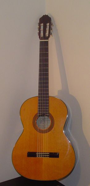 Guitare classique Fransisco Gomez C num 758 - Petite Annonce TrocMusic
