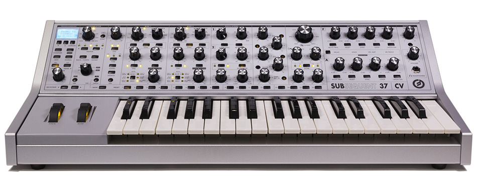 MOOG SUB 37 CV + flight case - Petite Annonce TrocMusic